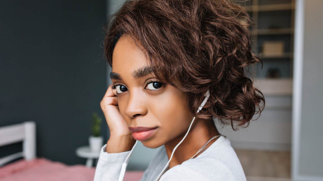 If You Grew Up With Emotionally Unavailable Parents, These 15 Traits ...