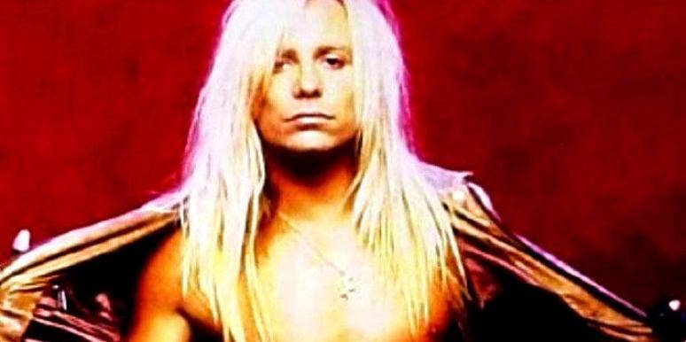 The Creepy Way Vince Neil From Mötley Crüe Tried For Threesome Sex With Me Yourtango