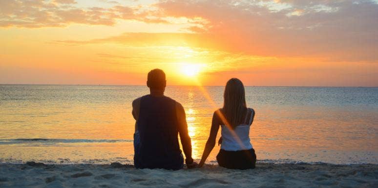 3 Zodiac Signs Who Go From Friends To Lovers During Moon In Libra On February 20 21 2022