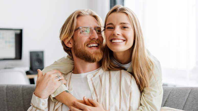 11 Tiny Gestures That Speak Loudly When Someone Is Very Attracted To