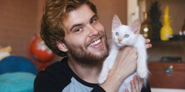6 Freaky Behaviors Men Have That Are Exactly Like Cats Yourtango