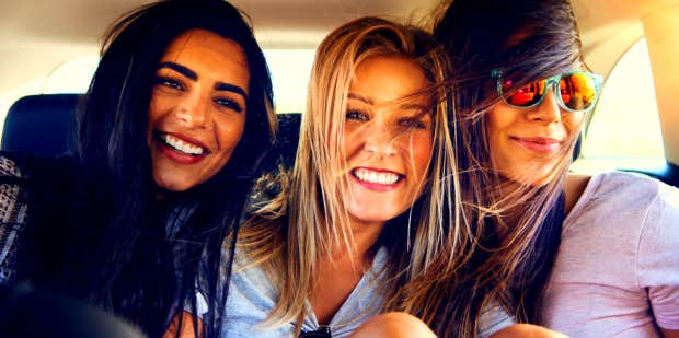 Why The Cheerleader Effect Makes People More Attractive In Groups Yourtango 