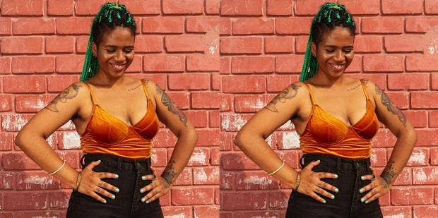 Why Your Sweat Smells Like Vinegar Under Your Breasts Yourtango